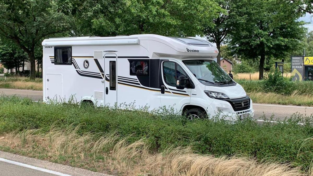 Camperr | Campers en kampeerauto's, Pelt